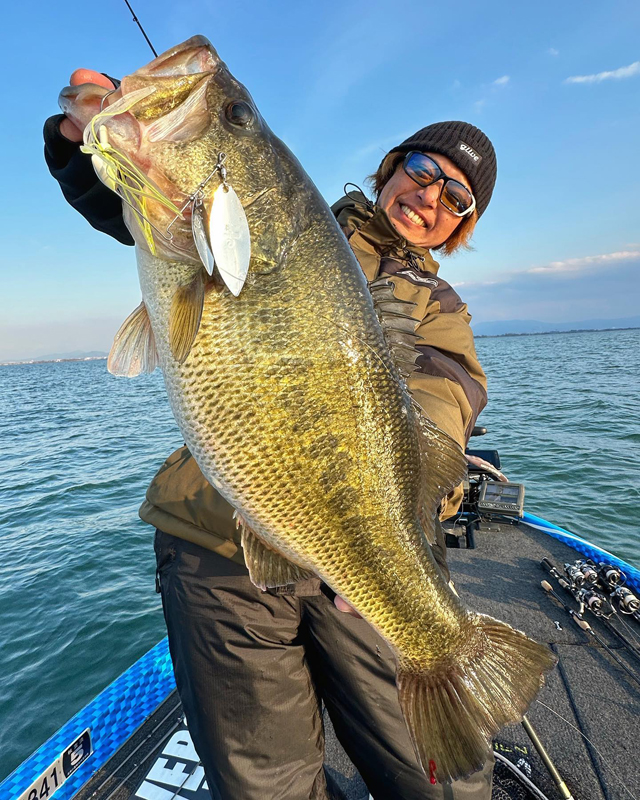 ジャングル ウォーカーで50up | BRUSH（ブラッシュ） 琵琶湖 バスフィッシング情報、釣果 動画 ムービー満載