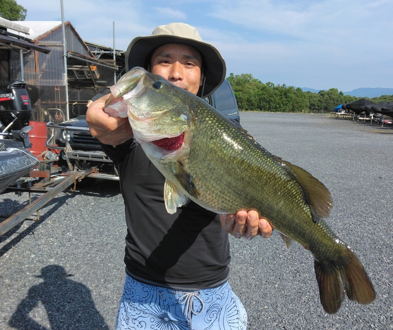 ⁡3年ぶりの50upに胸が踊る | BRUSH（ブラッシュ） 琵琶湖 バスフィッシング情報、釣果 動画 ムービー満載