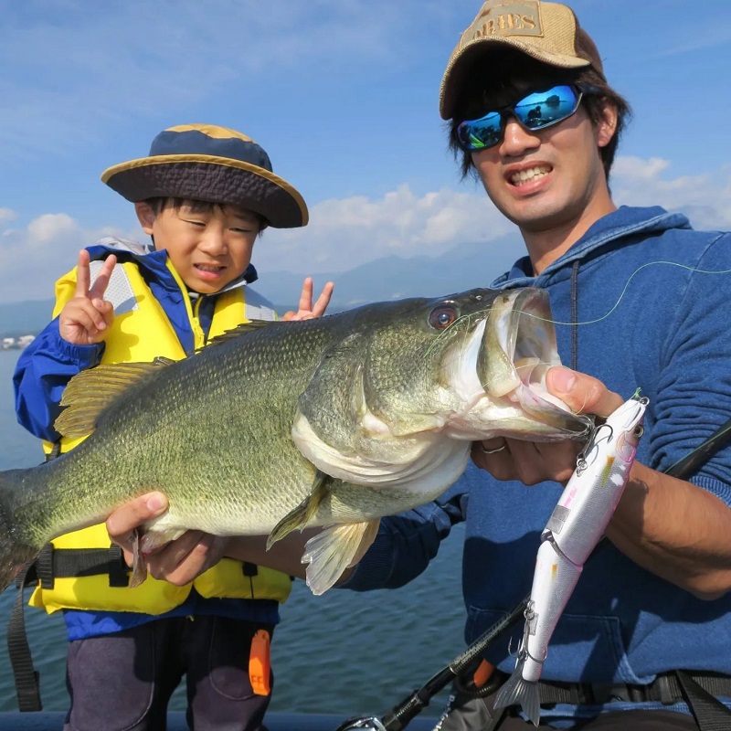 バスボート初フィッシュは50up | BRUSH（ブラッシュ） 琵琶湖 バスフィッシング情報、釣果 動画 ムービー満載