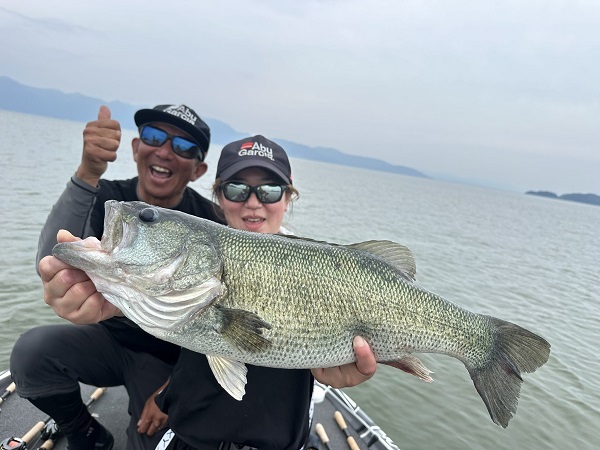 初心者の方でも2日連続で50upをキャッチ！ 最高だねー！ | BRUSH（ブラッシュ） 琵琶湖 バスフィッシング情報、釣果 動画 ムービー満載